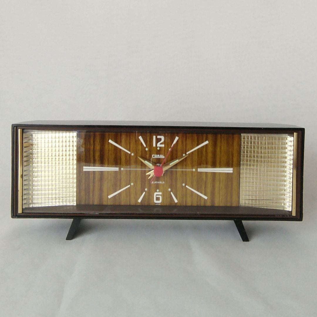 Table & Others – Time Hole